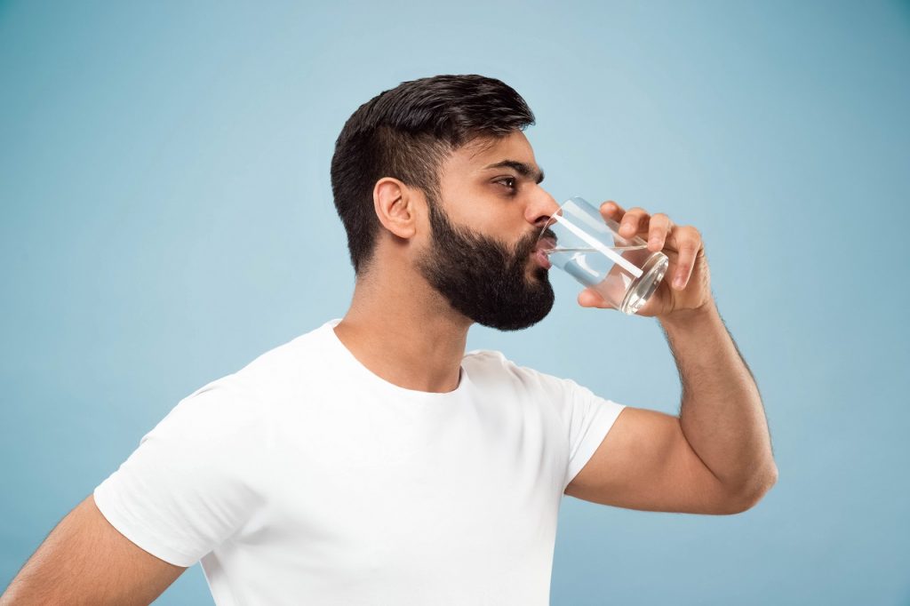 7 Tips To Help You Drink Water The Right Way - GOQii